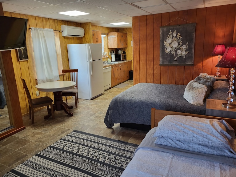 Relax & Unwind Surrounded By Nature @ Lacey Michele's Castle! \N -Pet Friendly! - Omaha, AR