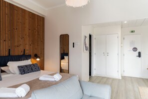 Quarto Familiar, varanda | Roupa de alta qualidade, Wi-fi grátis, roupa de cama fornecida 