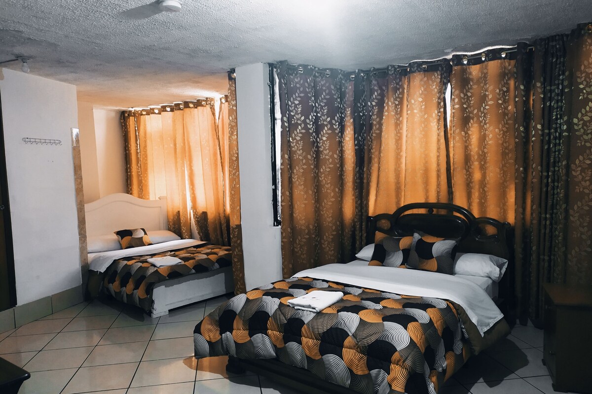 Roupas de cama premium, edredons de pluma, ferros/tábuas de passar roupa