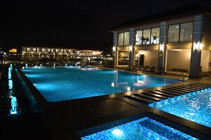 3 piscinas exteriores 