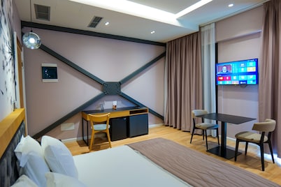 Lord Hotel & Restaurant at AutoStation