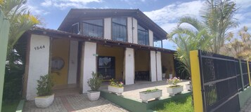 Fachada da propriedade