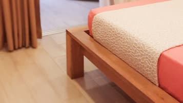 Suite Romântica | Roupa de alta qualidade, cofre no quarto, com decoração personalizada