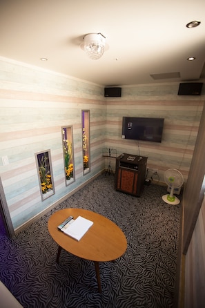 Quarto superluxo, 1 cama King, para não fumantes, vista para a montanha | Comodidades do quarto