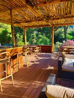 Bar junto à piscina