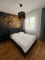 2 quartos, cortinas/cortinados opacos, quartos insonorizados 