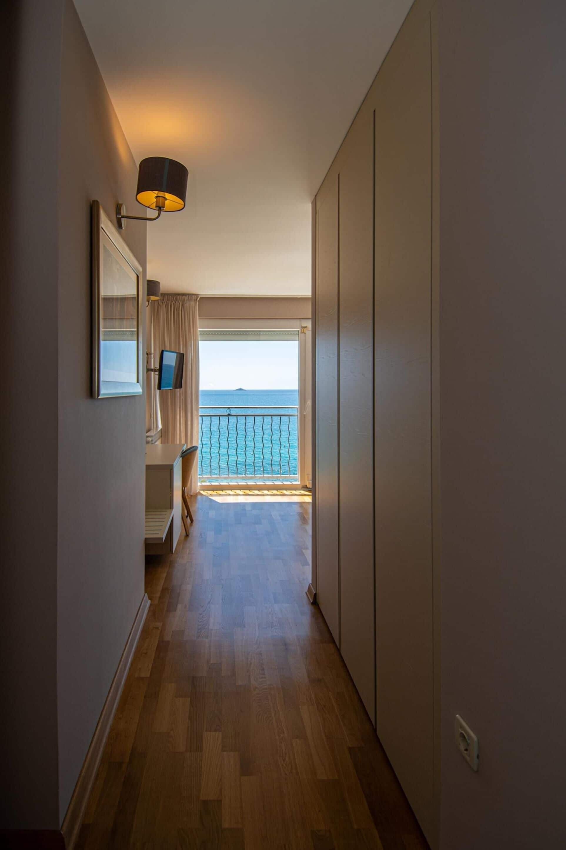 Quarto Duplo Superior, 1 quarto, vista para o mar | Wi-fi grátis, roupa de cama fornecida 