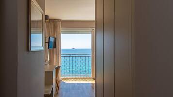 Quarto Duplo Superior, 1 quarto, vista para o mar | Wi-fi grátis, roupa de cama fornecida