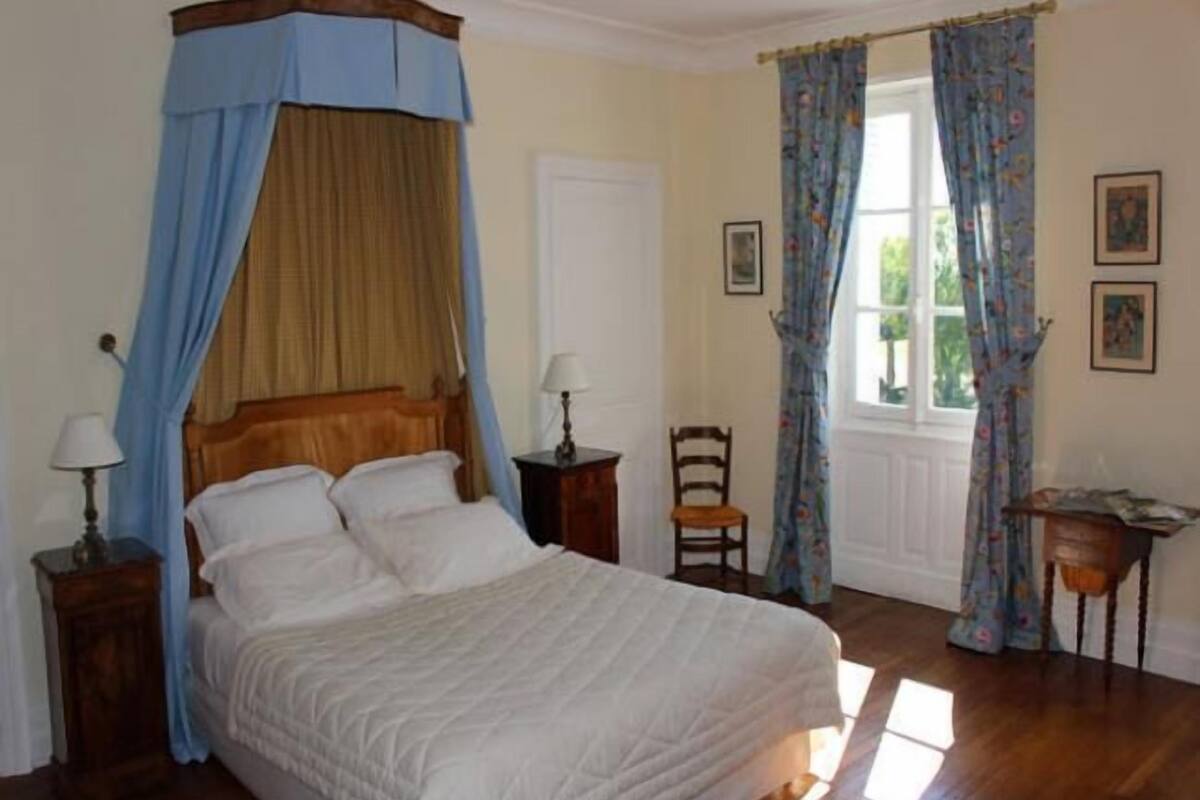 Quarto casal (Amelie) | Camas Select Comfort, cortinas blackout, quartos à prova de som
