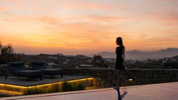 Superior Studio Suite, Sharing Pool (Fokos) | Cofre no quarto, cortinas/cortinados opacos, quartos insonorizados