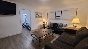 Suite Premium | Sala de estar | Smart TV de 32 polegadas com canais por cabo, televisor 