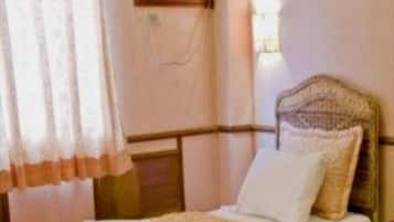 Secretária, Wi-fi grátis, roupa de cama fornecida
