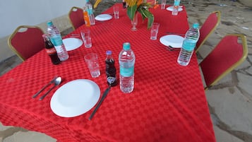 Café da manhã, almoço e jantar