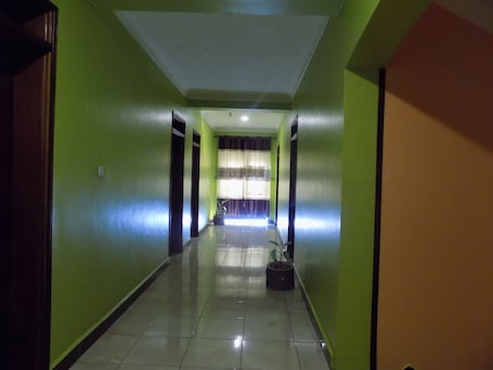 Corredor. Sky Light Hotel