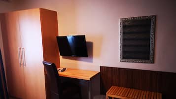 Quarto Individual | Sala de estar | Televisor de ecrã plano de 12 polegadas com canais digitais, televisor
