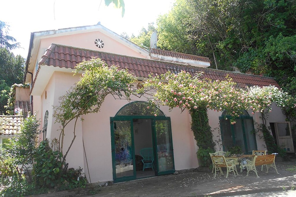 Flowering Orchard - Villa With Park, Vegetable Garden And Pool Near Rome - Pet Friendly - Lazio