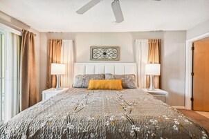 Condo exclusivo | 3 quartos, individualmente mobiliados, quartos à prova de som