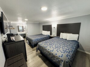 Quarto, 2 camas Queen | Wi-Fi de cortesia, roupa de cama