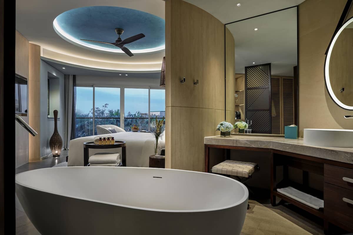 Roupas de cama antialérgicas, frigobar, cofres nos quartos