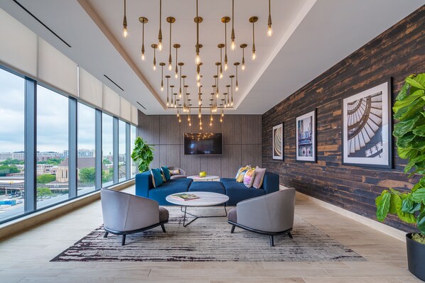 Level Chicago – Old Town Reviews, Deals & Photos 2023 - Expedia