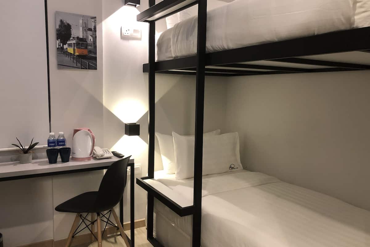 Quarto Duplo | Secretária, ferro/tábua de engomar, Wi-fi grátis