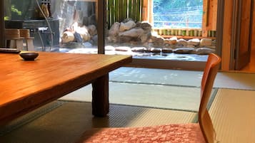 Quarto (Private Open-air Bath, for 6 People) | Cofres nos quartos, Wi-Fi de cortesia