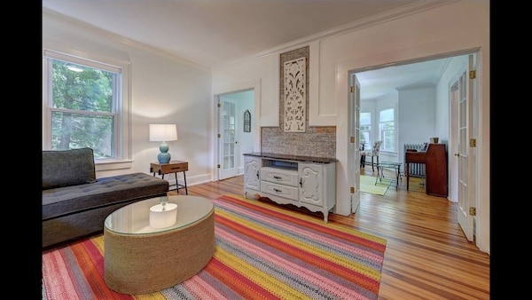 Charming 3-br Colonial House In Downtown Lenox - Lenox, MA