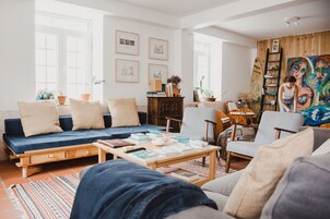 Área de estar no saguão