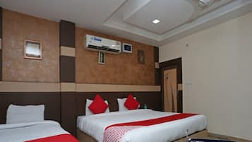 Quarto Clássico com Cama de Casal | Camas desdobráveis, Wi-fi grátis