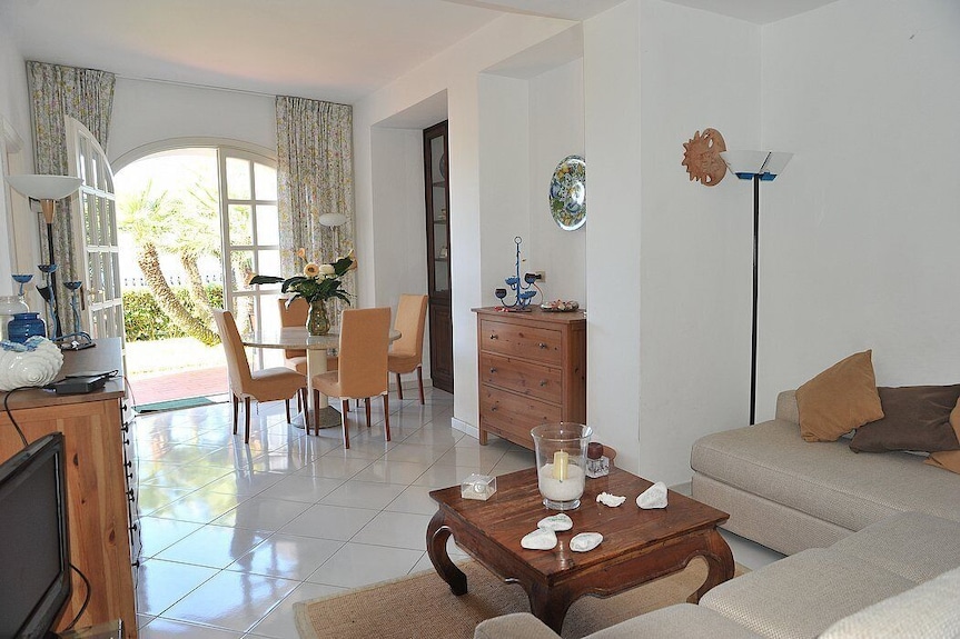 Appartamento Lindora C: Un Appartement Lumineux Et éLégant Qui Fait Partie D'une Villa Située Dans Un Quartier Calme à Quelques Minutes Du Centre. - Ischia