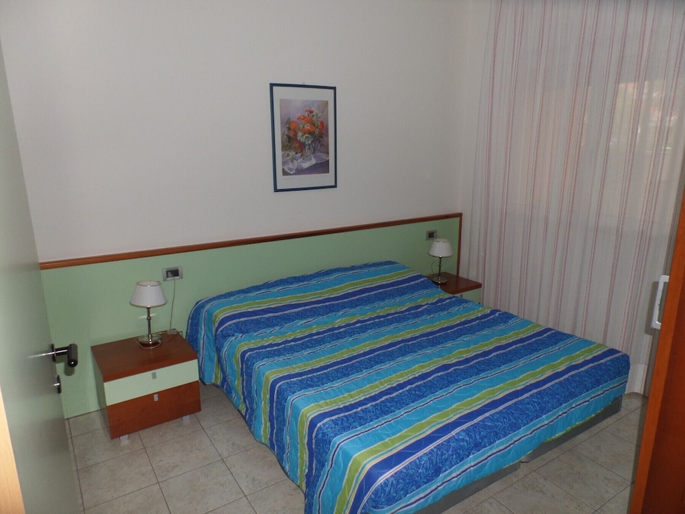 Felice C/l - Appartement Voor 7 Personen In Bibione - Bibione