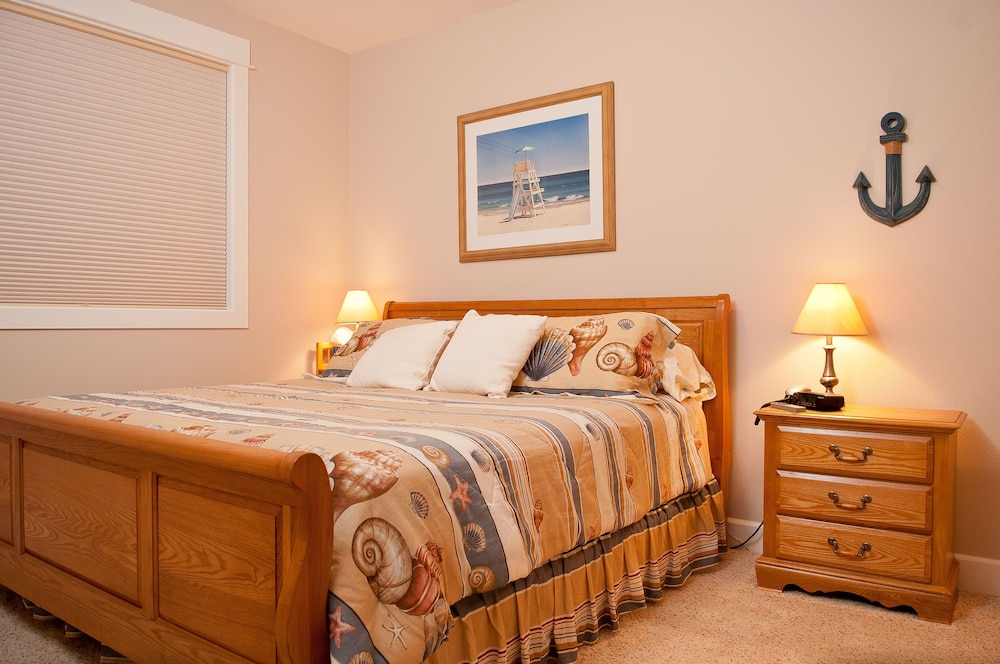 Promo! Beautiful Oceanfront Condo With Private Hot Tub, Pool, Wifi And More! - Lincoln City, OR