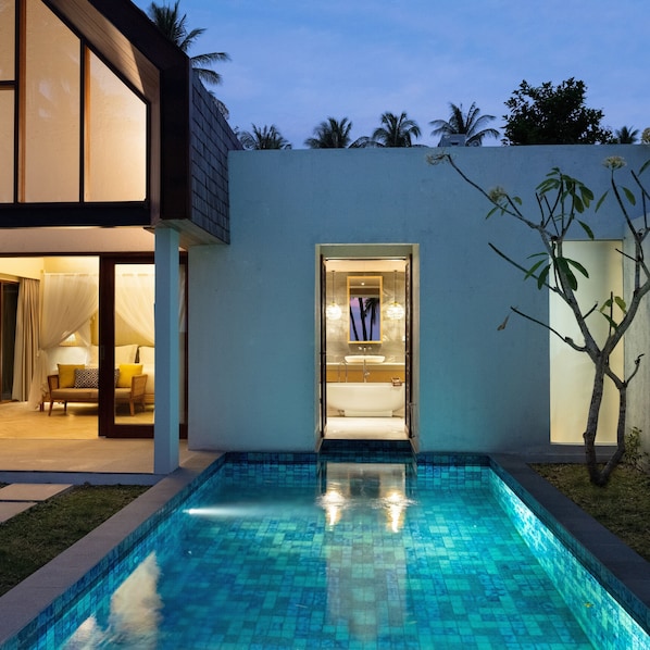 Deluxe Villa with Private Pool | Piscina | Piscina exterior, espreguiçadeiras