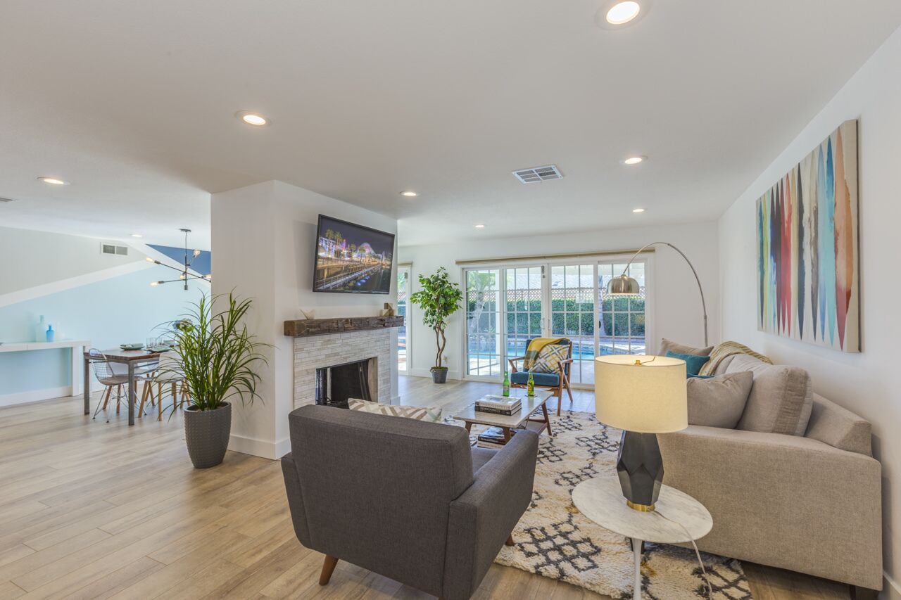 Funtierland + Maverick + Wifi + Pool + Pet Friendly - Irvine, CA