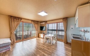 Quarto (Couple Family B) | Escrivaninha, Wi-Fi de cortesia