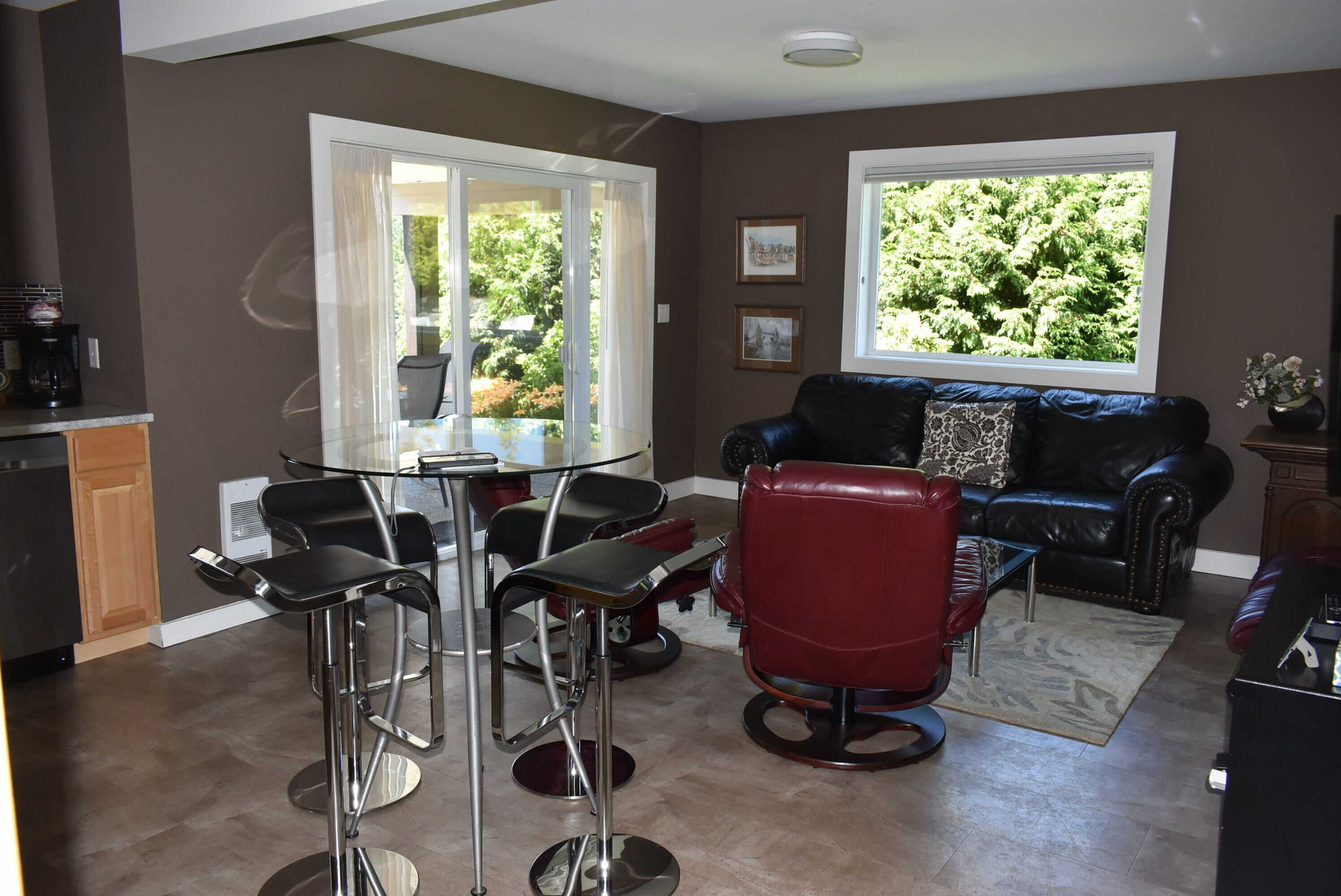 Executive Suite With Commanding Views - Claudette Ct. - Langford