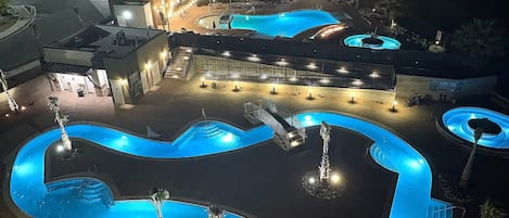 Piscina exterior, da(s) 6:00 à(s) 23:00, toldos gratuitos, guarda-sóis