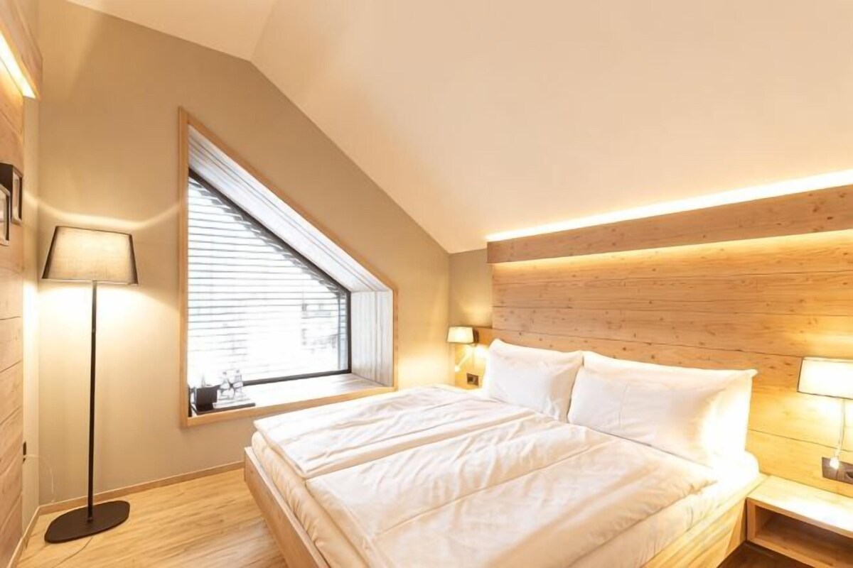 Secretária, cortinas/cortinados opacos, quartos insonorizados 