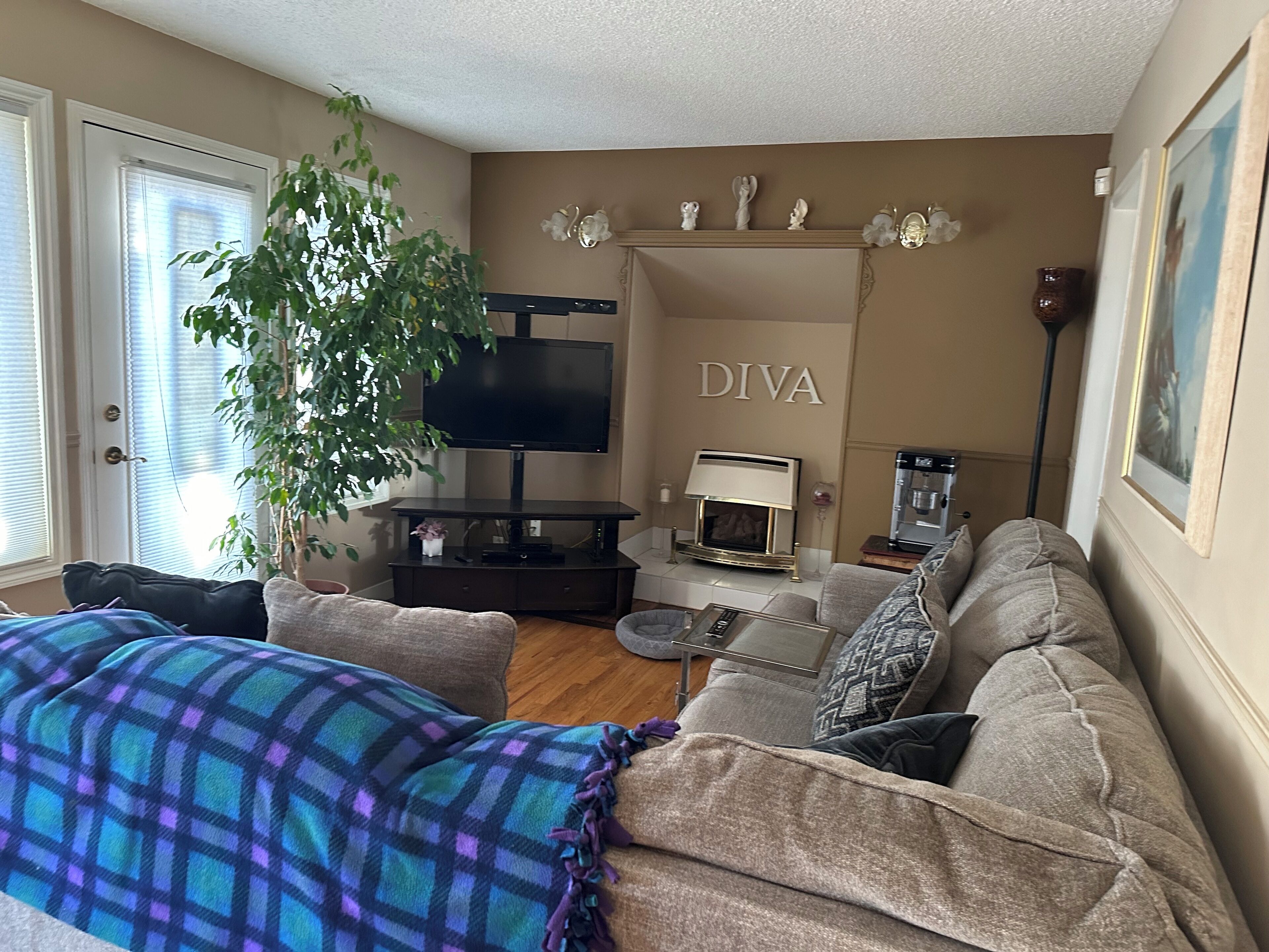 Victorian Retreat Sleeps 8, Pet Friendly, Walk To Shops-parks, Ideal For Groups - Okotoks