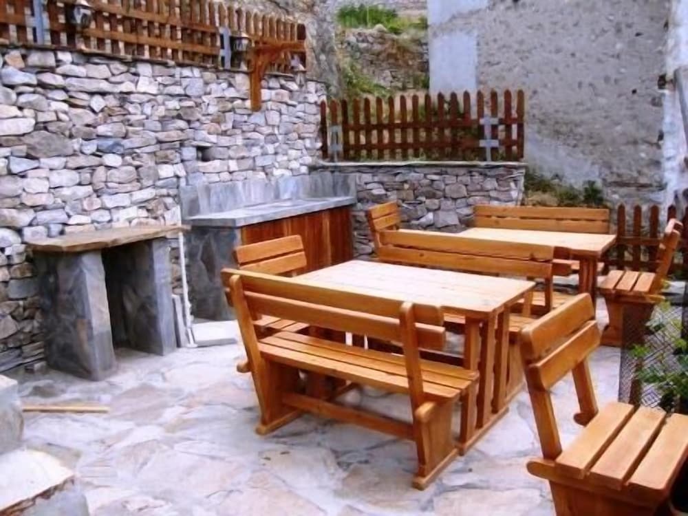 Amplia Casa Con Terraza Y Balcón Con Buenas Vistas, Con Mobiliario Confortable - Bulgaria