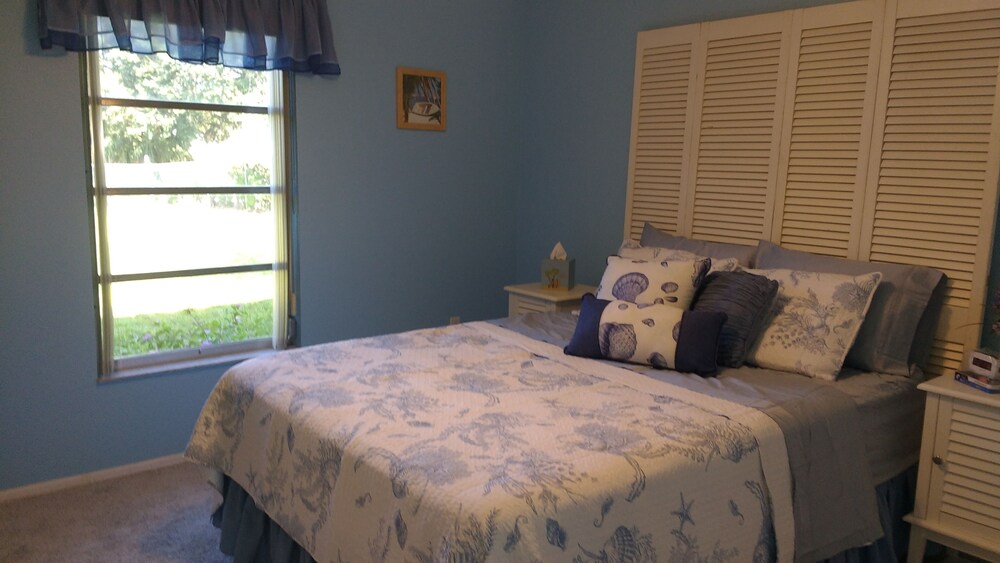 Cozy Canal Cottage On Clearview - North Port, FL