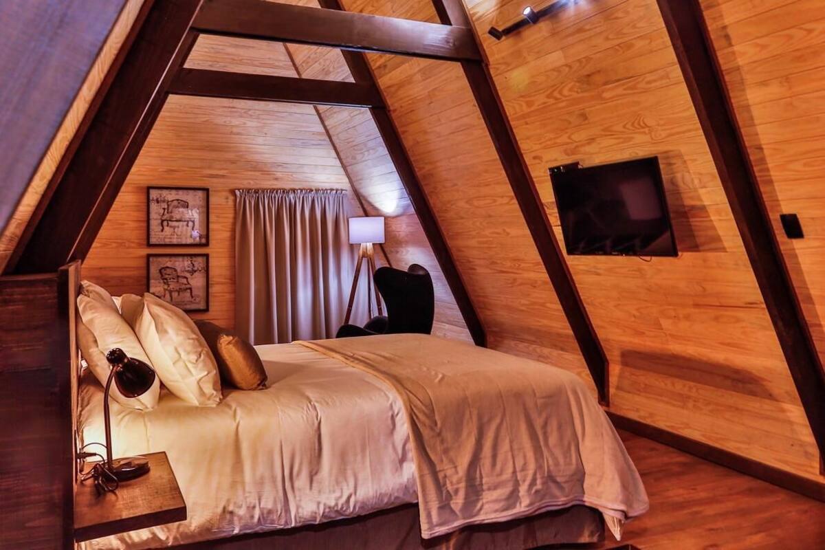 Suite Superior, 1 cama queen-size | 2 quartos, minibar, secretária adequada para computadores portáteis