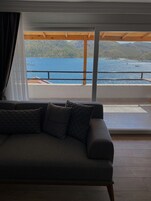 Apartamento Exclusivo, 2 quartos, lanai (alpendre havaiano), vista para o mar | Sala de estar