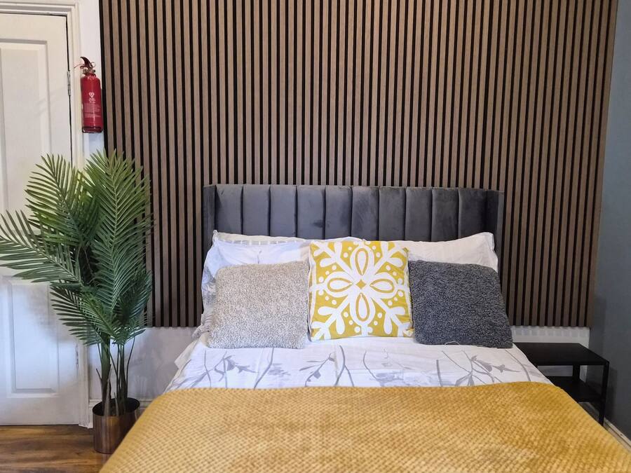 Roupa de alta qualidade, com decoração personalizada