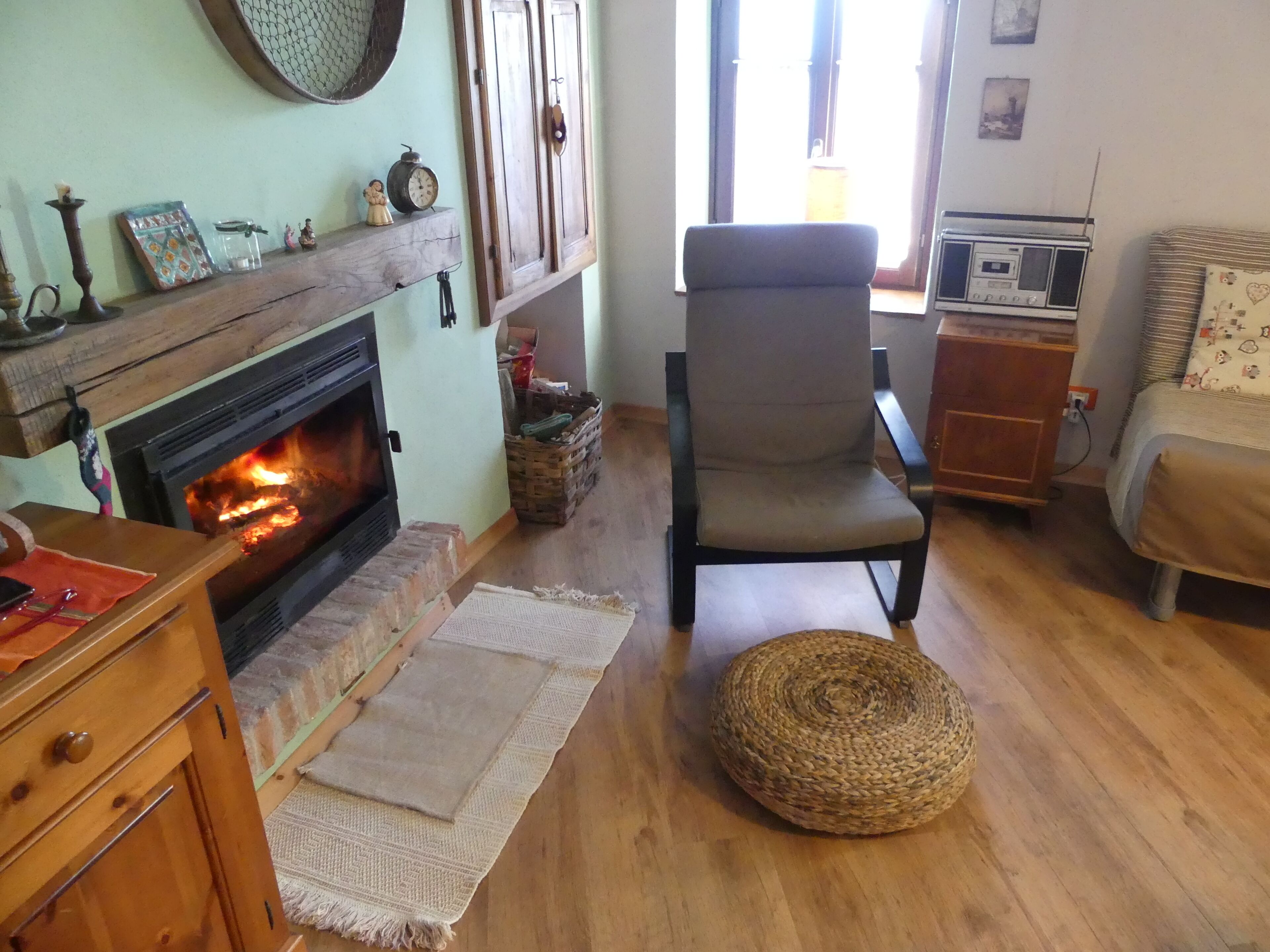 Ancient Mountain House In The Chestnut Woods - Viola