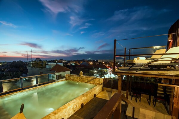 Villa Sky, Villa De Lujo De 2 Dormitorios En El Centro De Seminyak - Seminyak