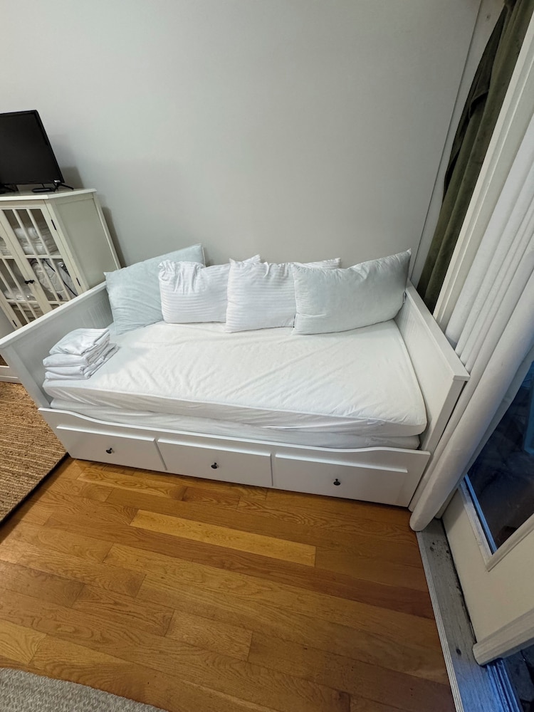 A Cozy Rest In Tiny Home Of A Nest (Downtown Northampton) - Massachusetts