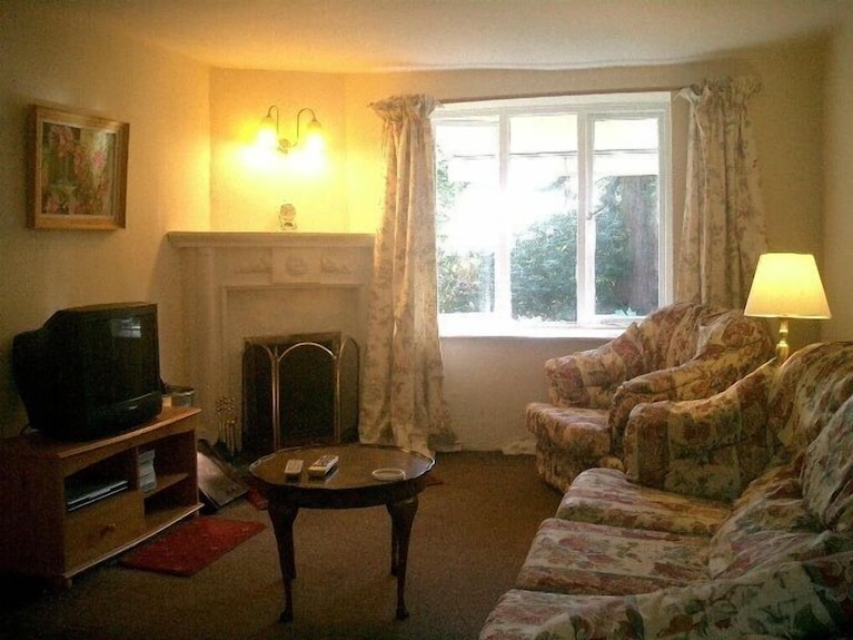 静かなカントリーガーデンでファミリーフレンドリーなコテージ - ノース・ウェールズ