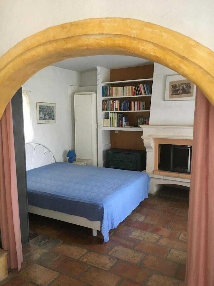 Huis Met Uitzicht Op De Tuin - Les Issambres
