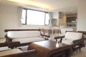 Apartamento Comfort em Condomínio Fechado | Cortinas/cortinados opacos, berços/camas para crianças grátis 